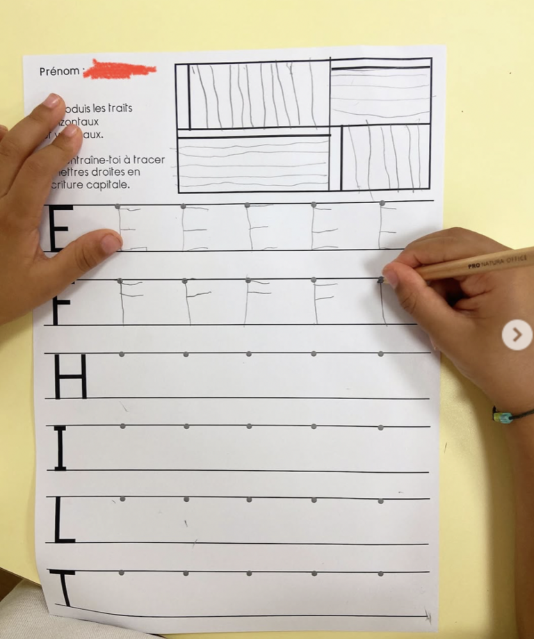 Fiches d’écriture lettres capitales – La maternelle pailletée