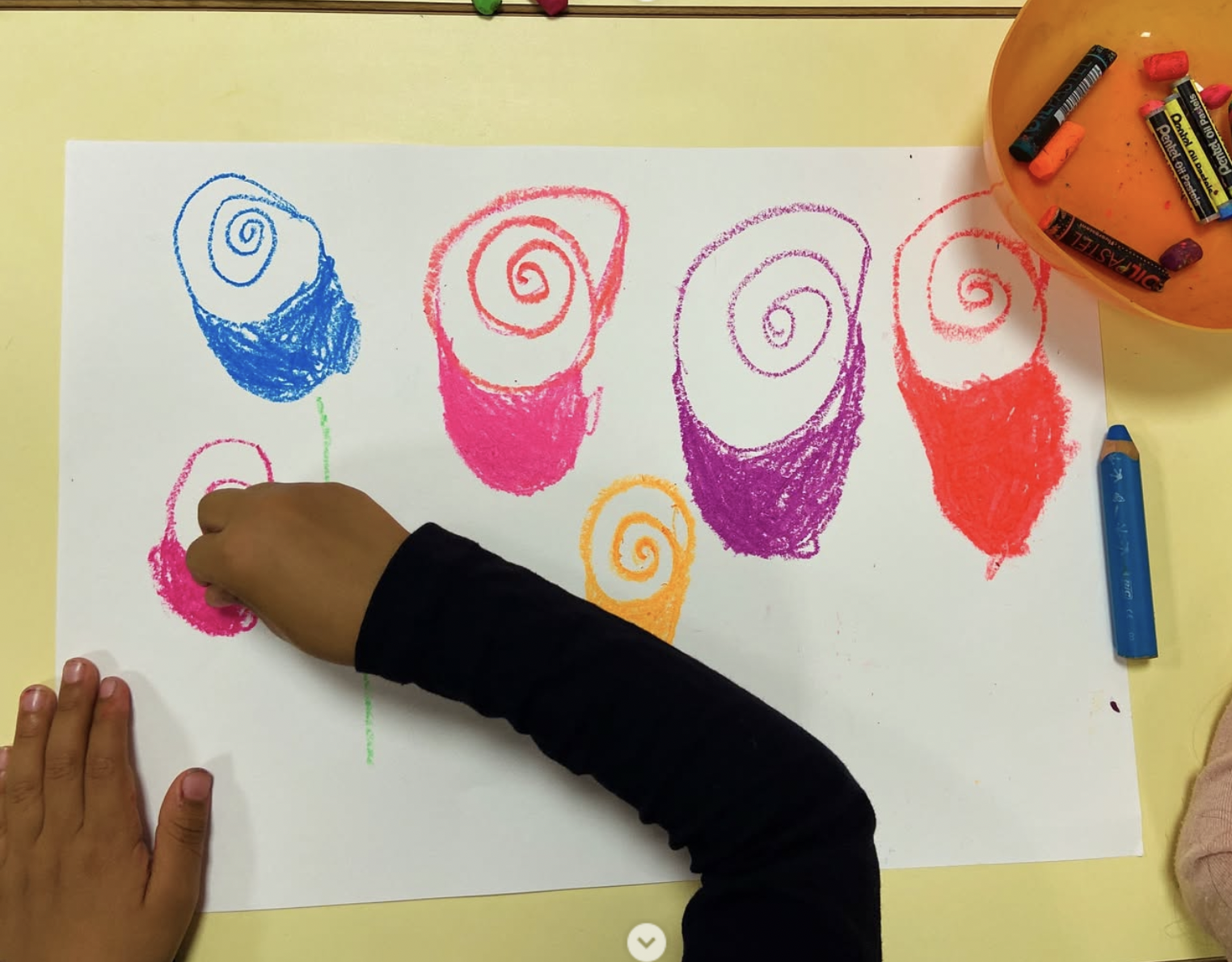 graphisme : les roses ( spirales) – La maternelle pailletée